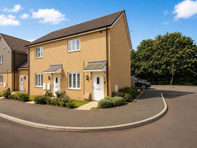 1 bedroom maisonette for sale