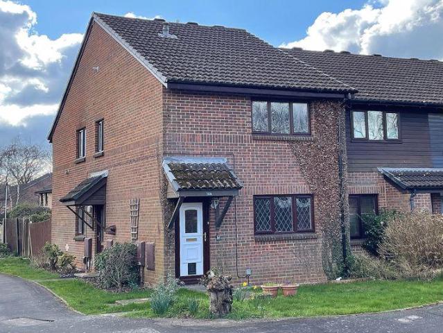 1 bedroom maisonette for sale