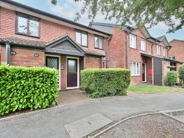 1 bedroom maisonette for sale