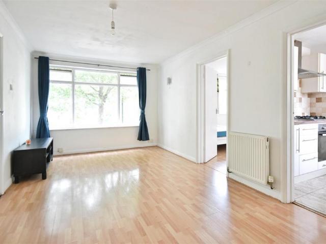 1 bedroom maisonette for sale