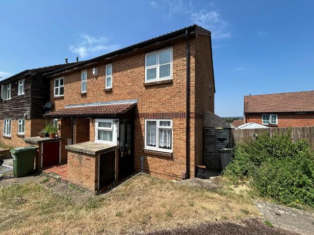 1 bedroom maisonette for sale