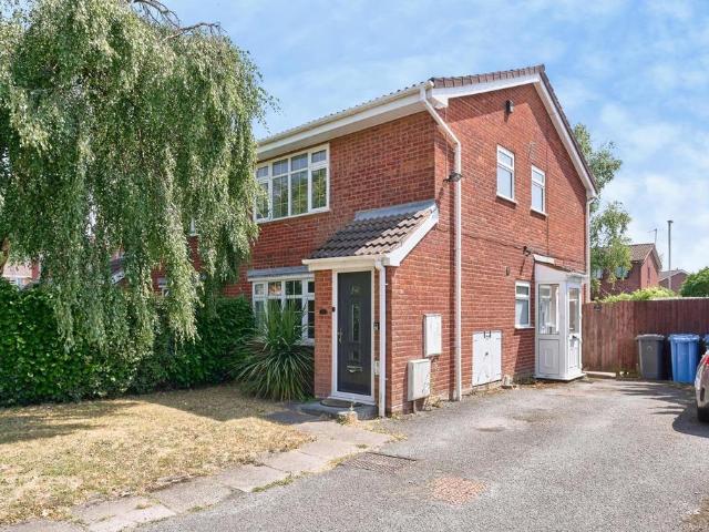 1 bedroom maisonette for sale