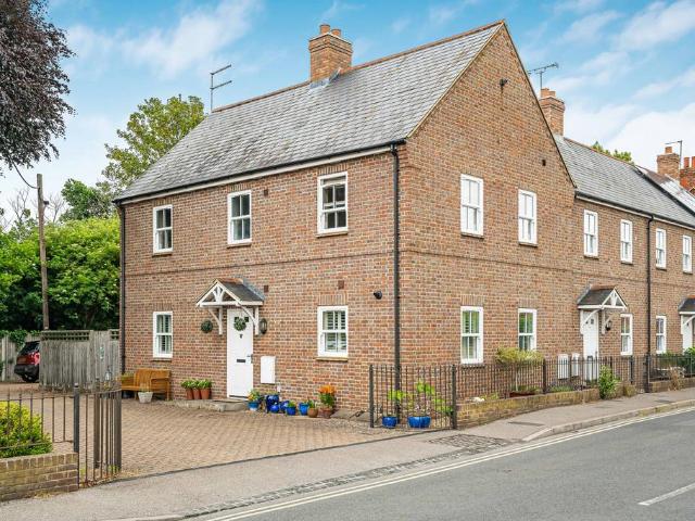 1 bedroom maisonette for sale