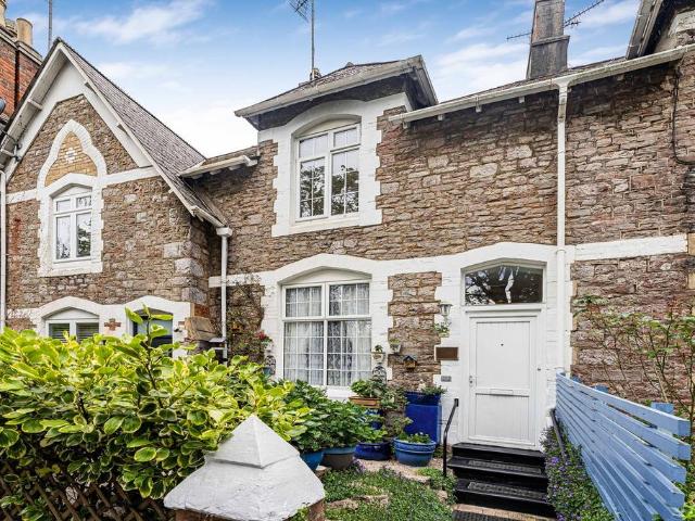 1 bedroom maisonette for sale