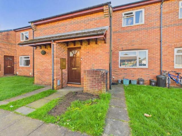 1 bedroom maisonette for sale