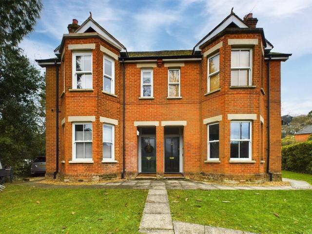 1 bedroom maisonette for sale