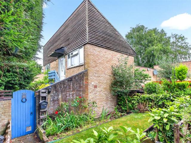 1 bedroom maisonette for sale