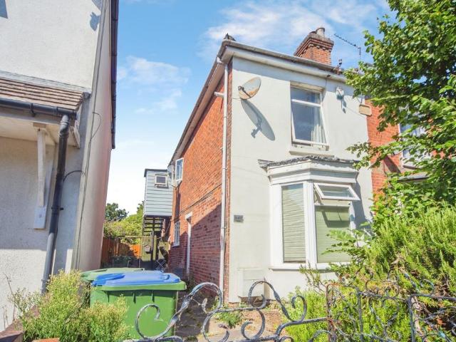 1 bedroom maisonette for sale