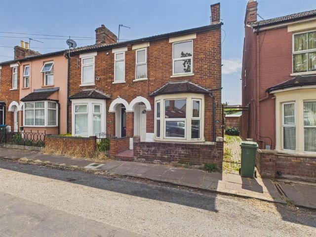 1 bedroom maisonette for sale