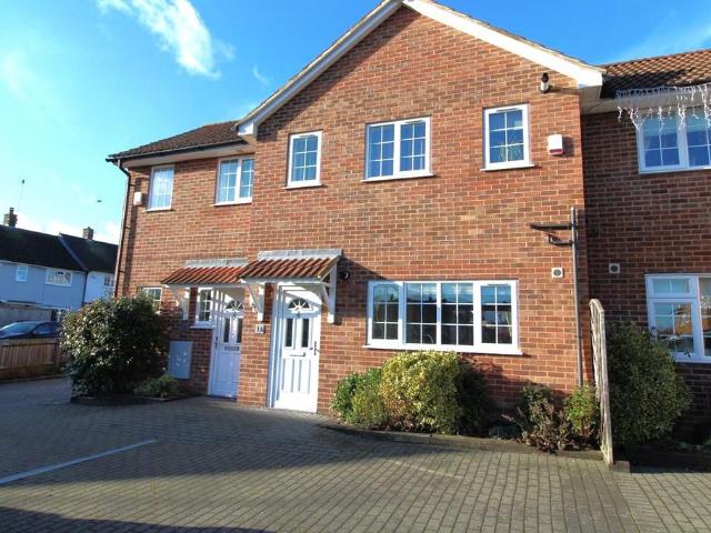 1 bedroom maisonette for sale