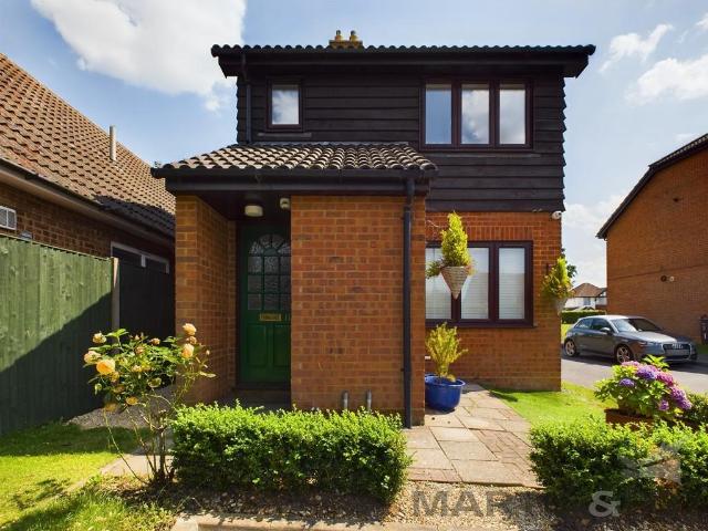 1 bedroom maisonette for sale