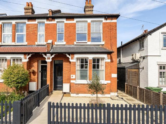 1 bedroom maisonette for sale