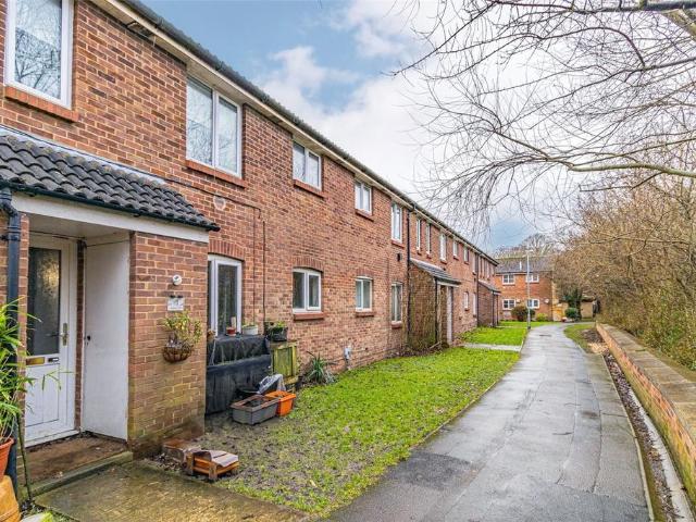 1 bedroom maisonette for sale