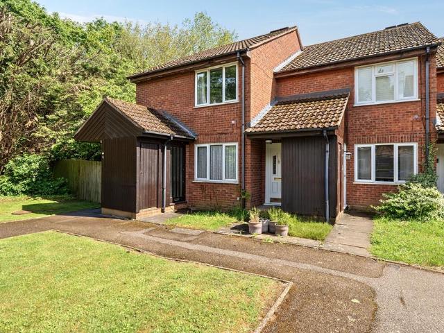 1 bedroom maisonette for sale