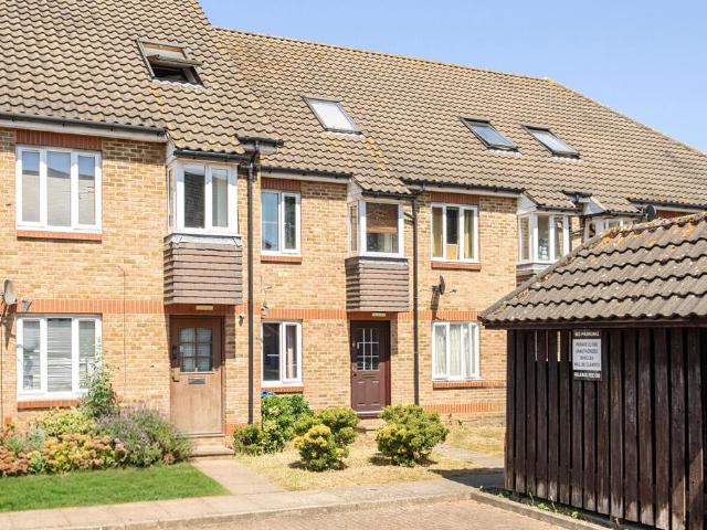 1 bedroom maisonette for sale