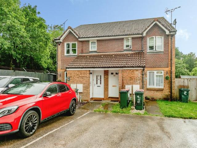 1 bedroom maisonette for sale