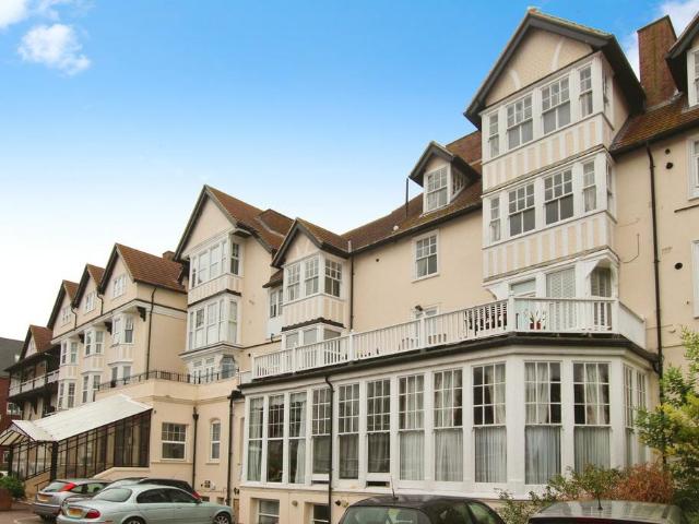 1 bedroom maisonette for sale