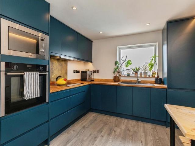 1 bedroom maisonette for sale