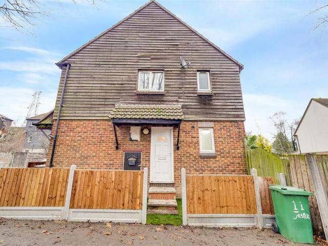 1 bedroom maisonette for sale