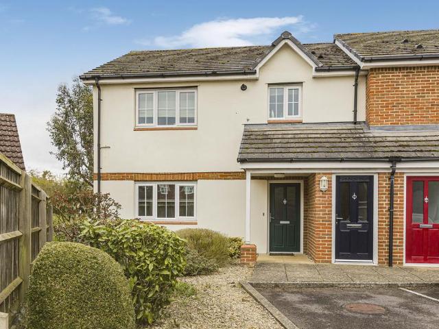 1 bedroom maisonette for sale