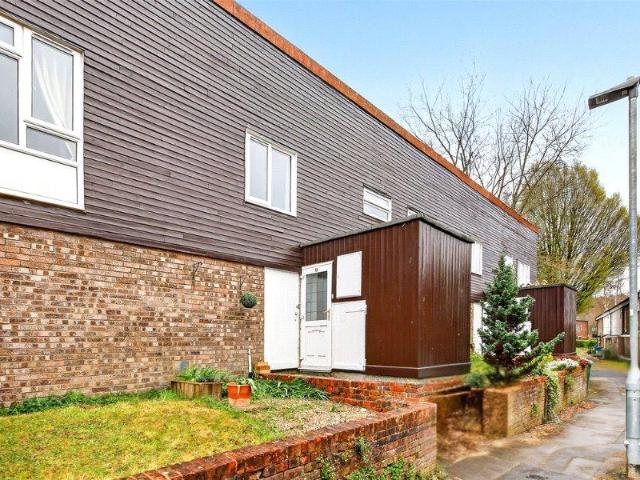 1 bedroom maisonette for sale