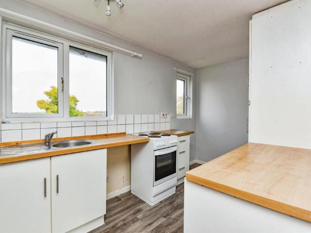 1 bedroom maisonette for sale
