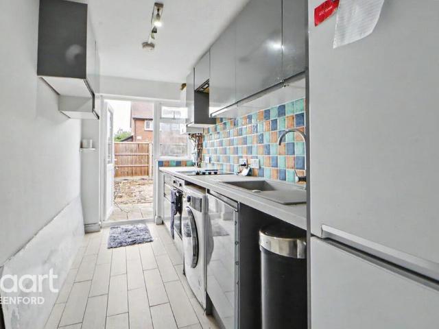 1 bedroom maisonette for sale