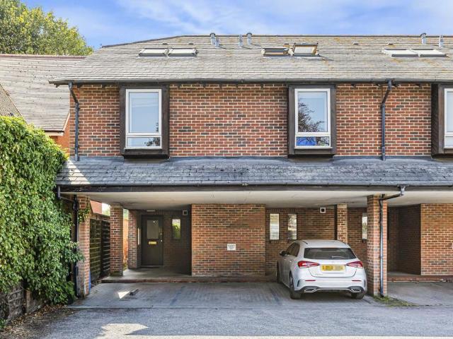 1 bedroom maisonette for sale
