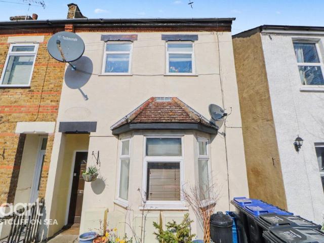 1 bedroom maisonette for sale