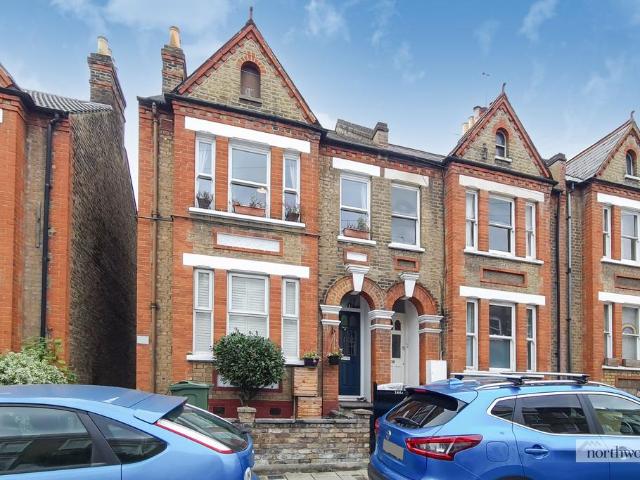 1 bedroom maisonette for sale
