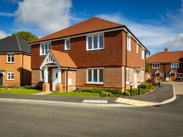 1 bedroom maisonette for sale