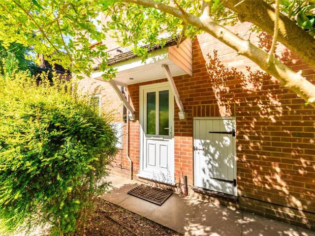 1 bedroom maisonette for sale
