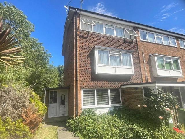 1 bedroom maisonette for sale