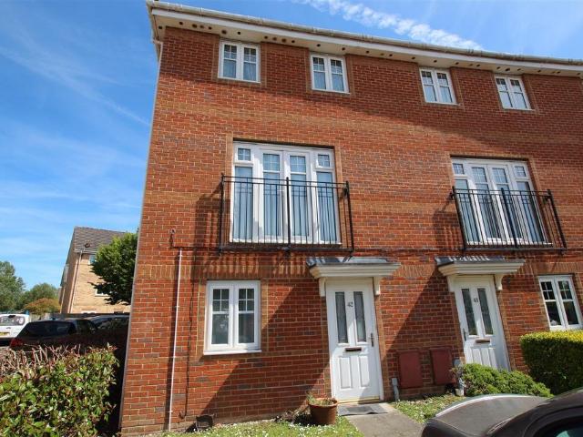 1 bedroom maisonette for sale