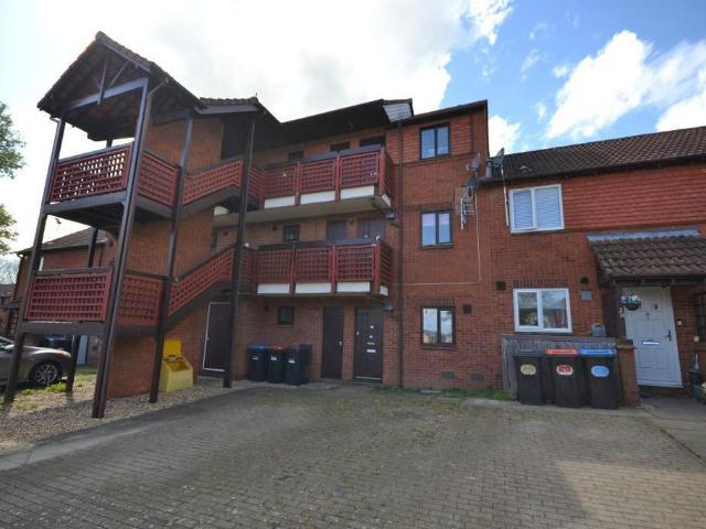 1 bedroom maisonette for sale