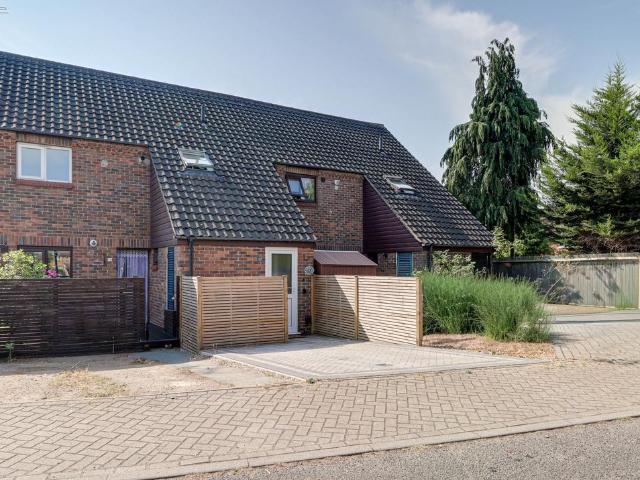 1 bedroom maisonette for sale