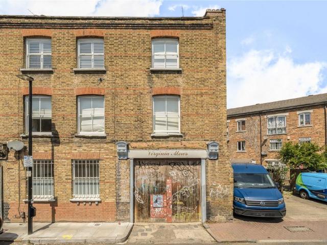 1 bedroom maisonette for sale
