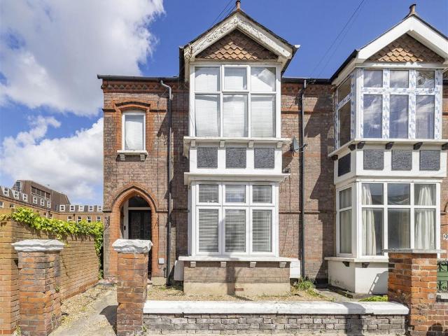 1 bedroom maisonette for sale