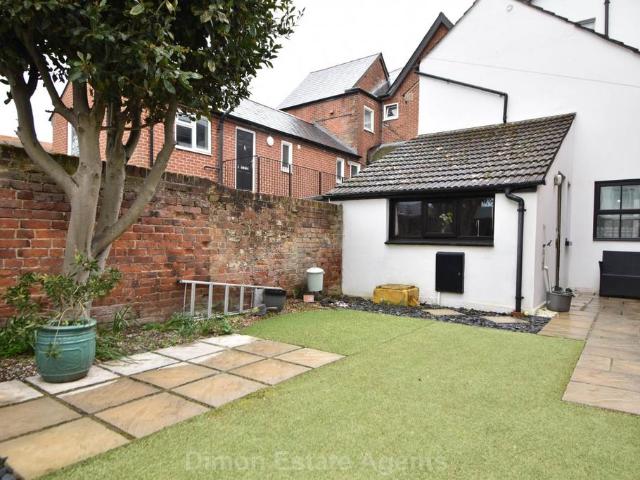 1 bedroom maisonette for sale
