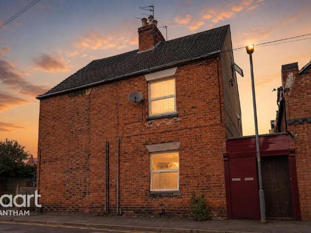 1 bedroom maisonette for sale