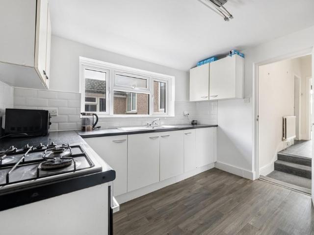 1 bedroom maisonette for sale