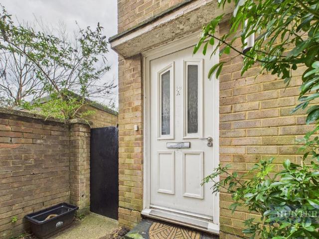 1 bedroom maisonette for sale