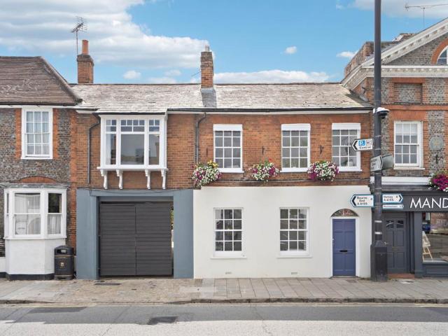 1 bedroom maisonette for sale
