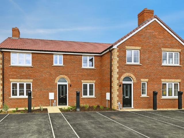1 bedroom maisonette for sale