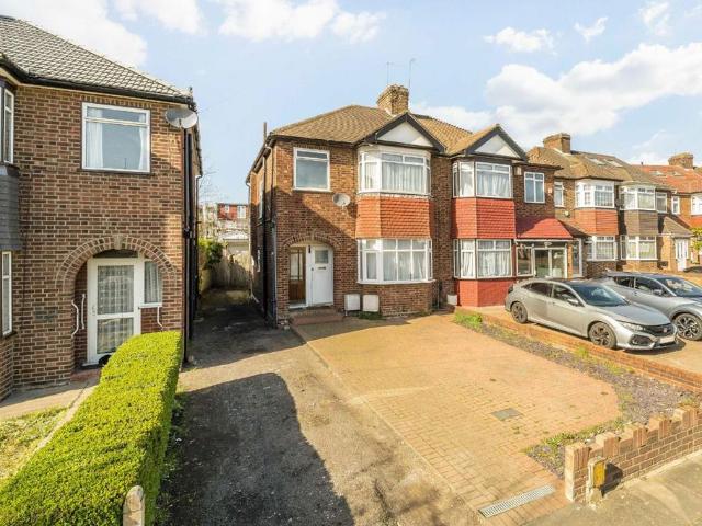 1 bedroom maisonette for sale