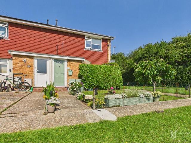 1 bedroom maisonette for sale