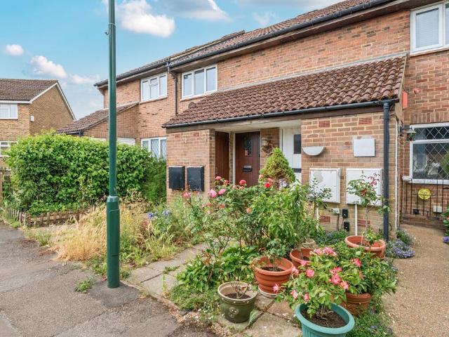 1 bedroom maisonette for sale