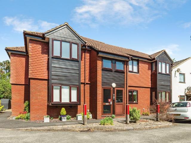 1 bedroom maisonette for sale