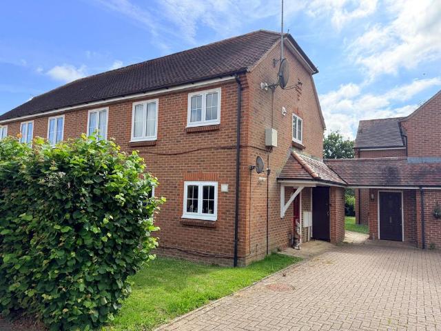 1 bedroom maisonette for sale
