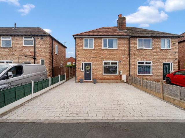 1 bedroom maisonette for sale
